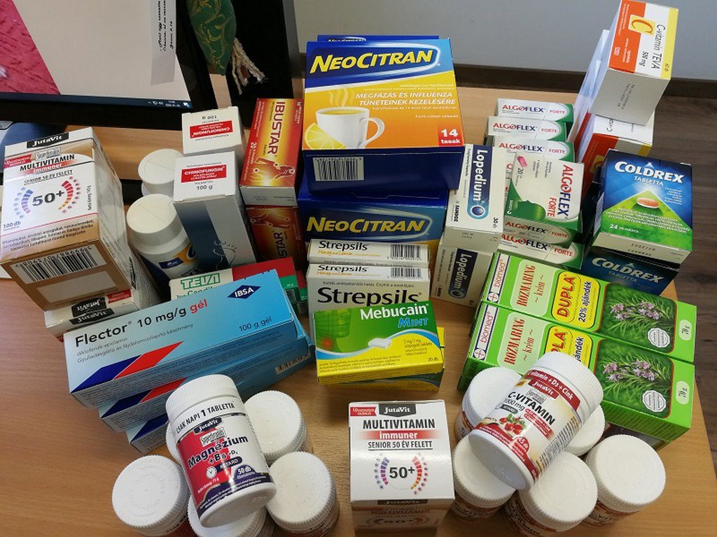 Gyógyszerek, kötszerek, szemüvegek, tisztító és tisztálkodószerek ...
